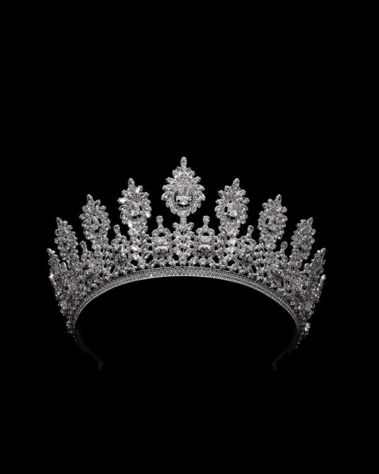 Fotografía profesional del modelo Segrid Crown - Una corona digna de ...